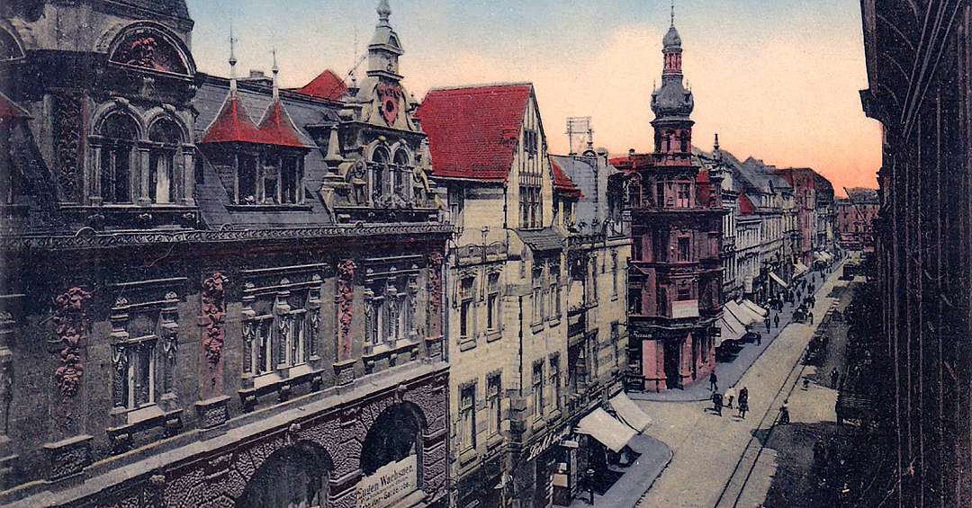 Jak się zmieniała ulica Dworcowa w Bytomiu? Słynny deptak na ...