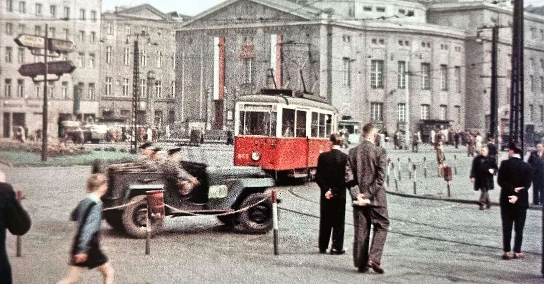 Zdjęcia Hansa Kramarza. Książka Domu Współpracy Polsko-Niemieckiej zawiera fascynujący obraz ...