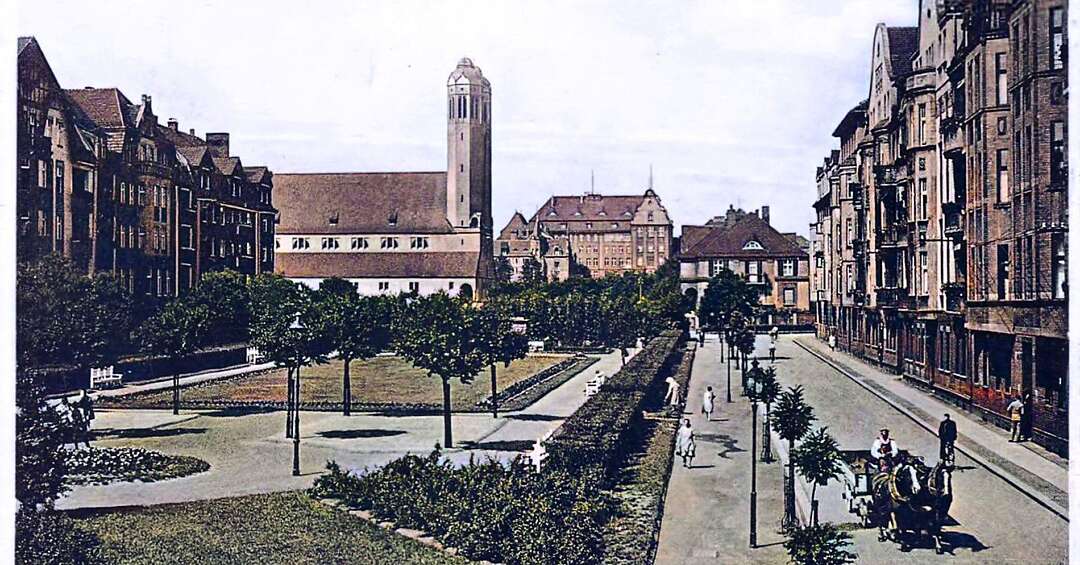 Bytom: Plac Słowiański pierwotnie miał być okrągły. Jego patronem był ...