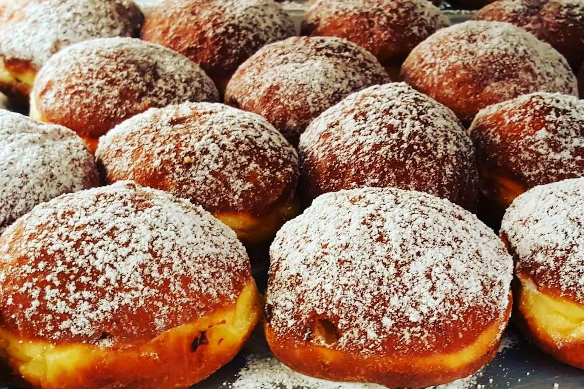 Tłusty Czwartek 2023. Czym różni się pączek od krepla? Komentarz ...