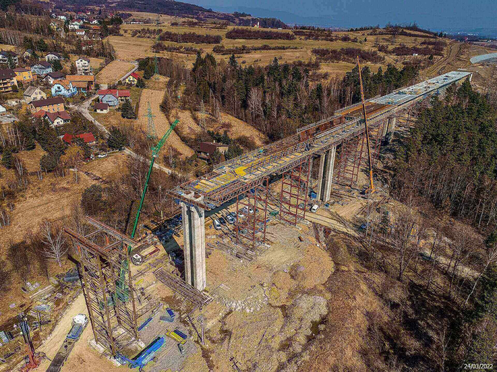 S1 w Beskidach. Trwa drążenie tuneli, rozpoczęła się już budowa estakad ...