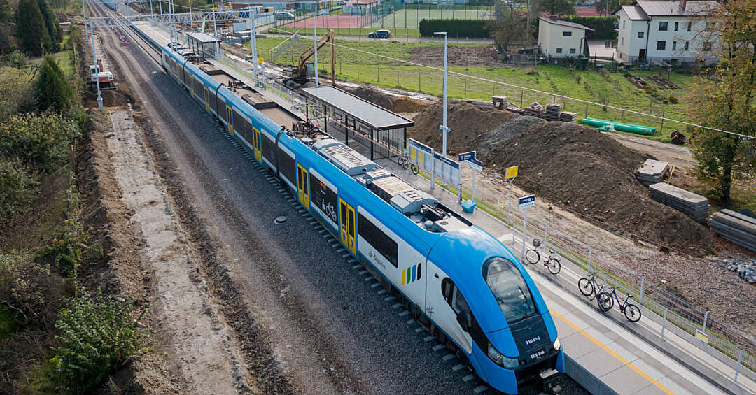 Wielka inwestycja kolejowa w województwie Śląskim: Rusza przebudowa kolejnego wiaduktu w ...