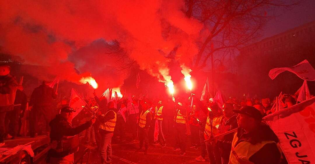 Wielki protest związkowców w Katowicach. Marszu gwiaździsty pod Śląski ...
