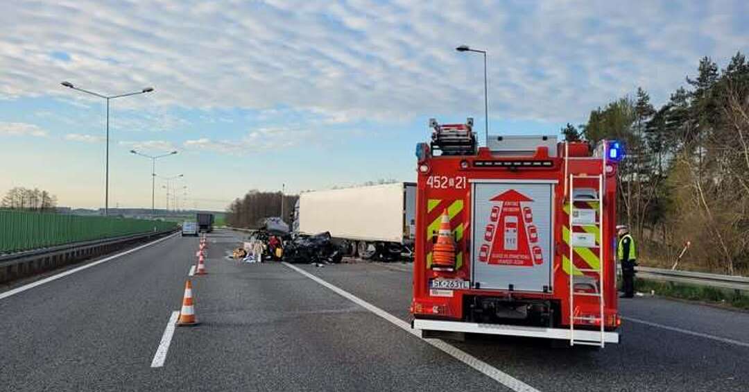 Poważny wypadek na autostradzie A4 w powiecie gliwickim: utrudnienia dla kierowców, ranni i ...