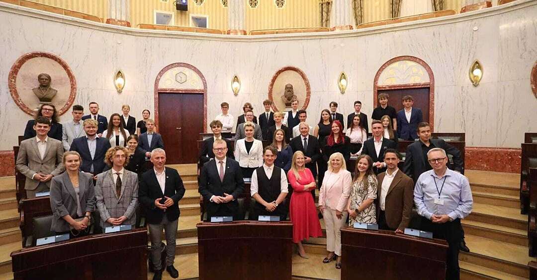 Za nami II sesja Młodzieżowego Sejmiku Województwa Śląskiego ... Za nami II sesja Młodzieżowego Sejmiku Województwa Śląskiego ...