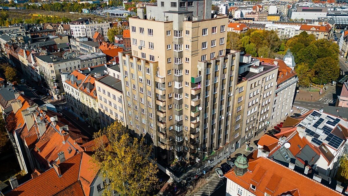 Drapacz chmur w Katowicach. Dlaczego ikona modernizmu od dekad marnieje ...