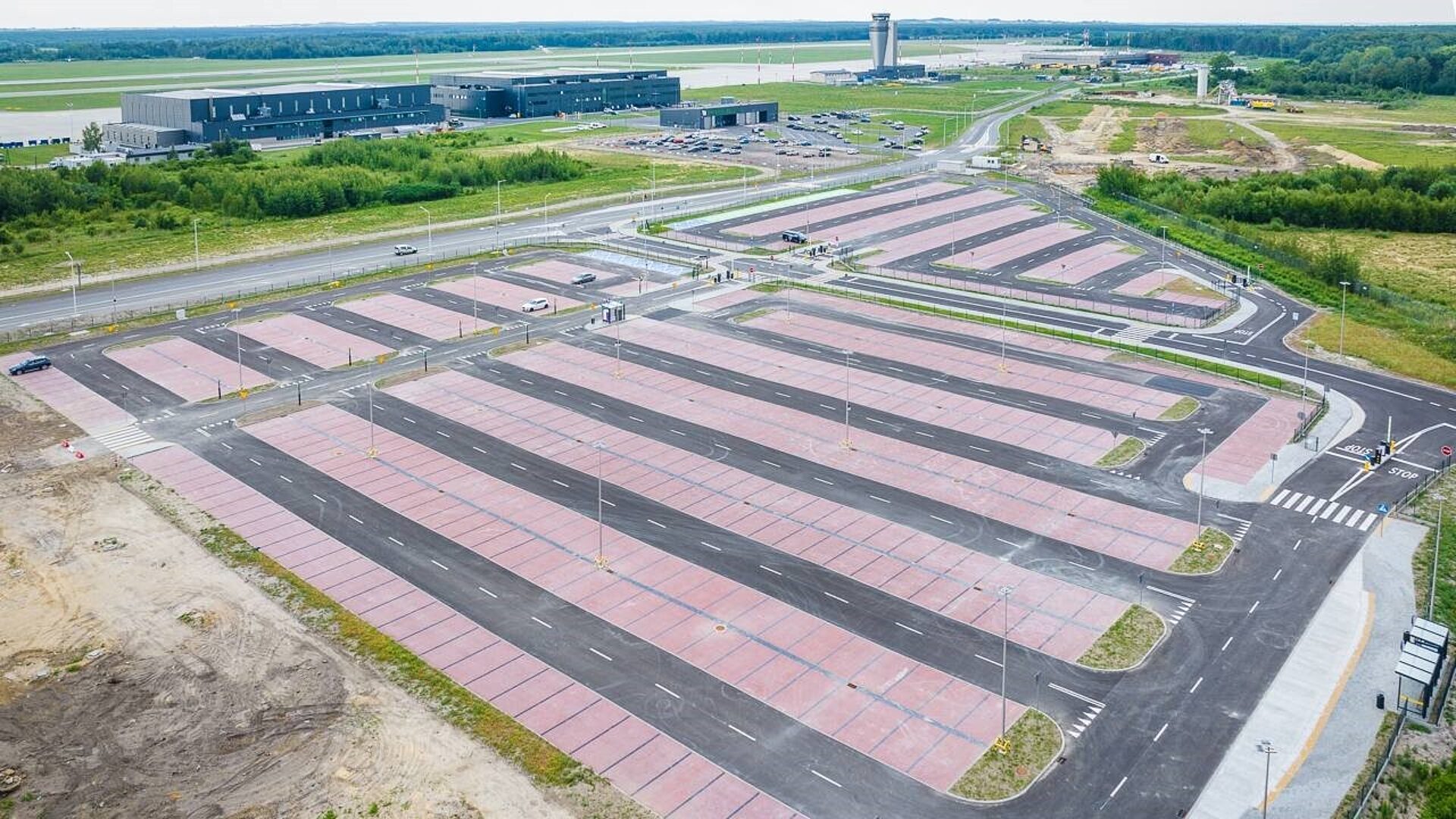 Otwarcie nowego parkingu na ponad 750 aut przy lotnisku Katowice Airport już 20 czerwca 2024 ...